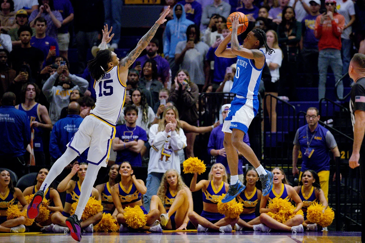 Kentucky blows 15-point lead against LSU, falls 75-74 on buzzer-beater